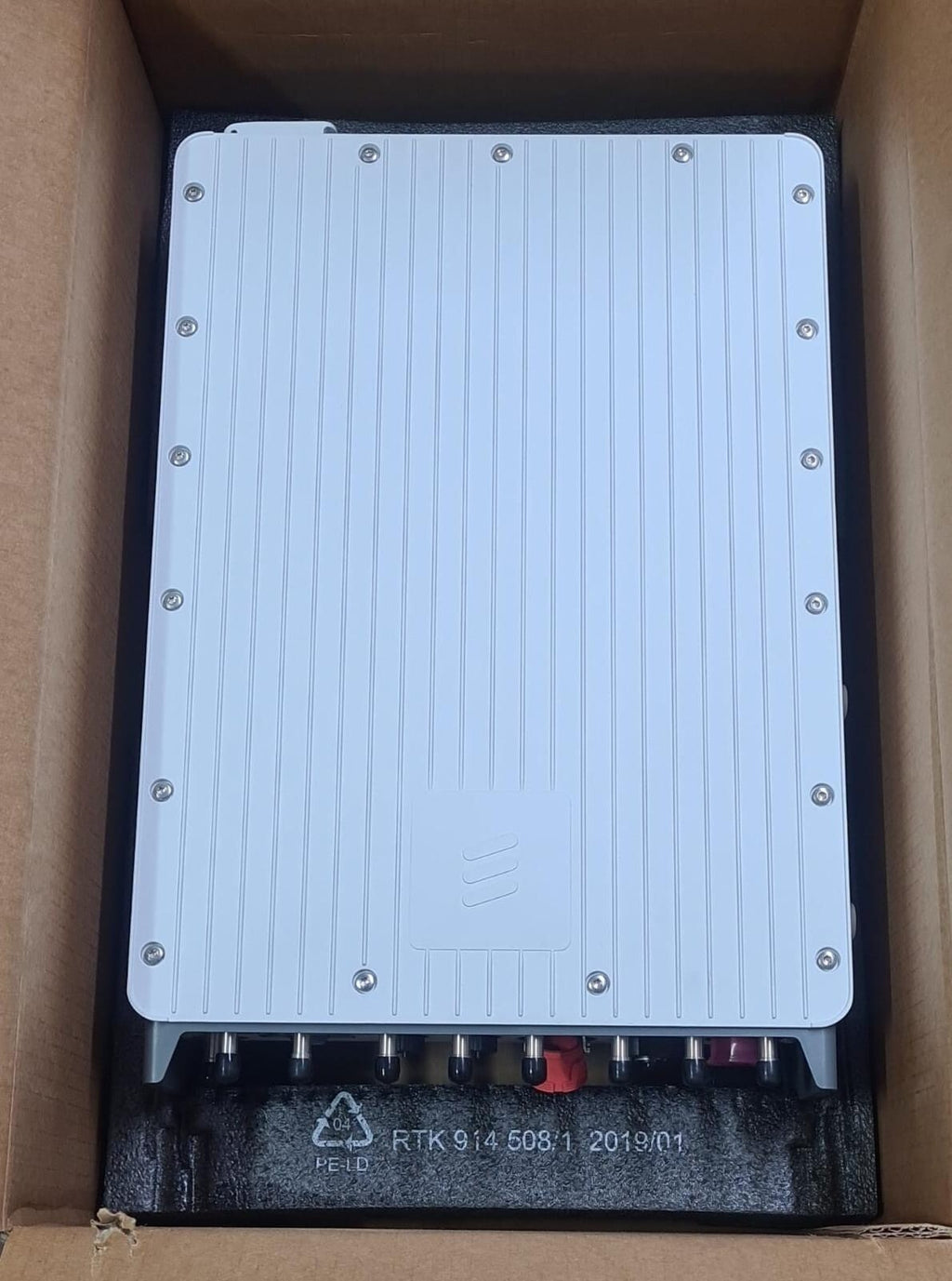 NEW - Ericsson Radio 8823 B42 KRC 161 666/1 Remote Head Unit RRUS R1F